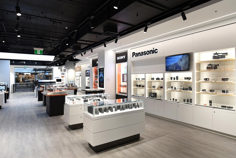 Ted's Cameras - Red Design Group